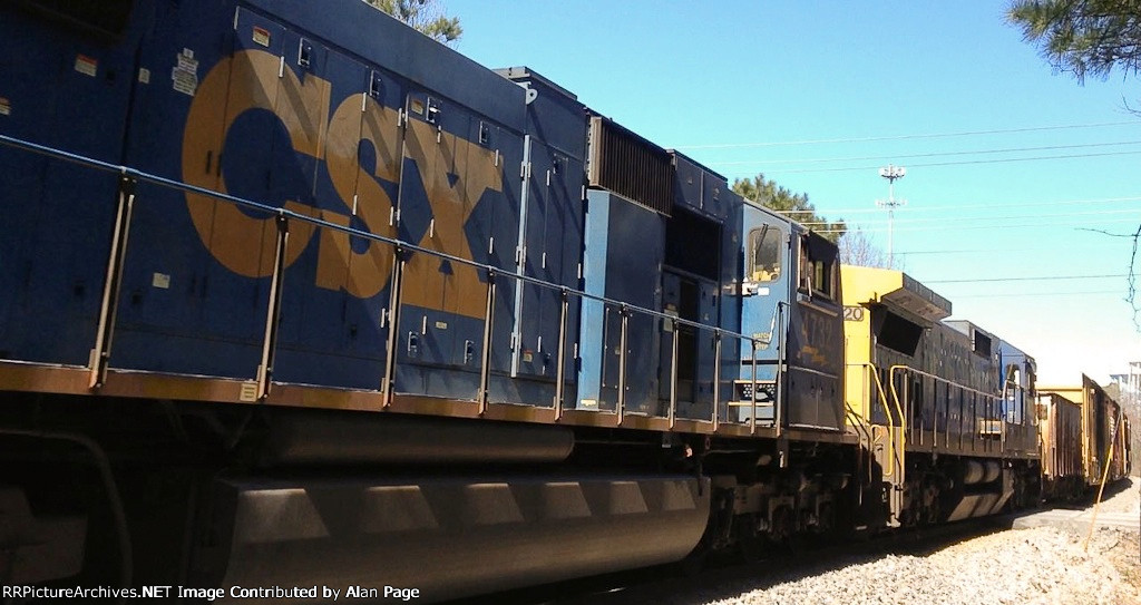 CSX SD70AC 4732, and C40-8 7620